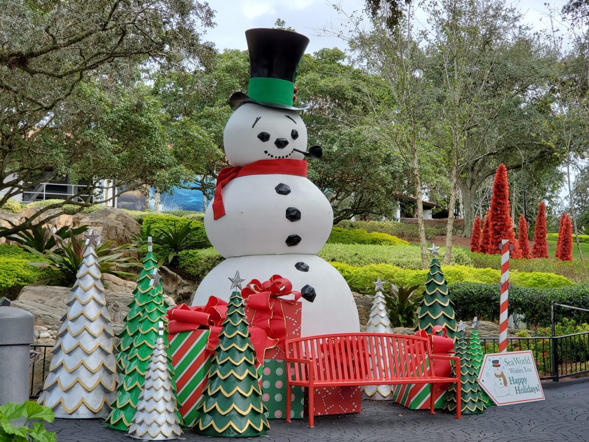 Discover SeaWorld at Christmas - Funtastic Life